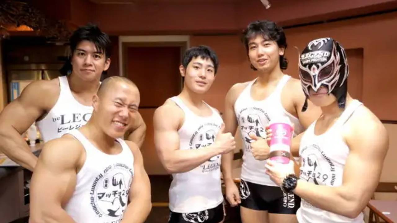 Japan’s Macho Cafe Is Like Hooters for Women | The Ugly Minute