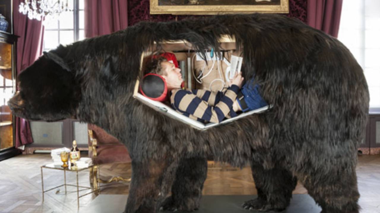 French Artist to Live inside Grizzly Bear Carcass for Thirteen Days ...
