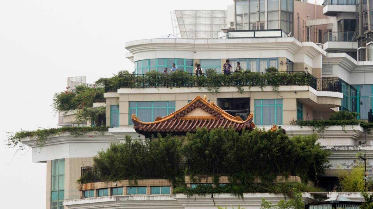 Closer to Heaven – A Temple Built on the Rooftop of a Chinese ...