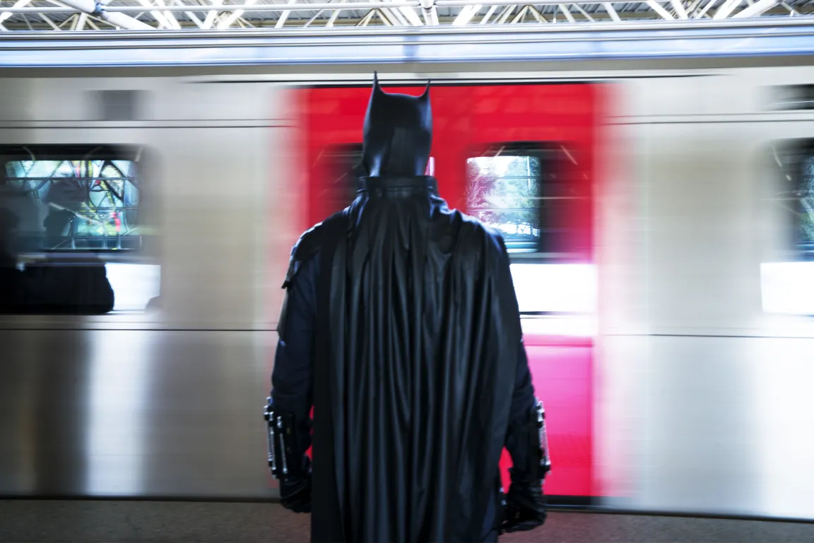 Scientists Discover That People Act Way Better When Batman Is Present ...