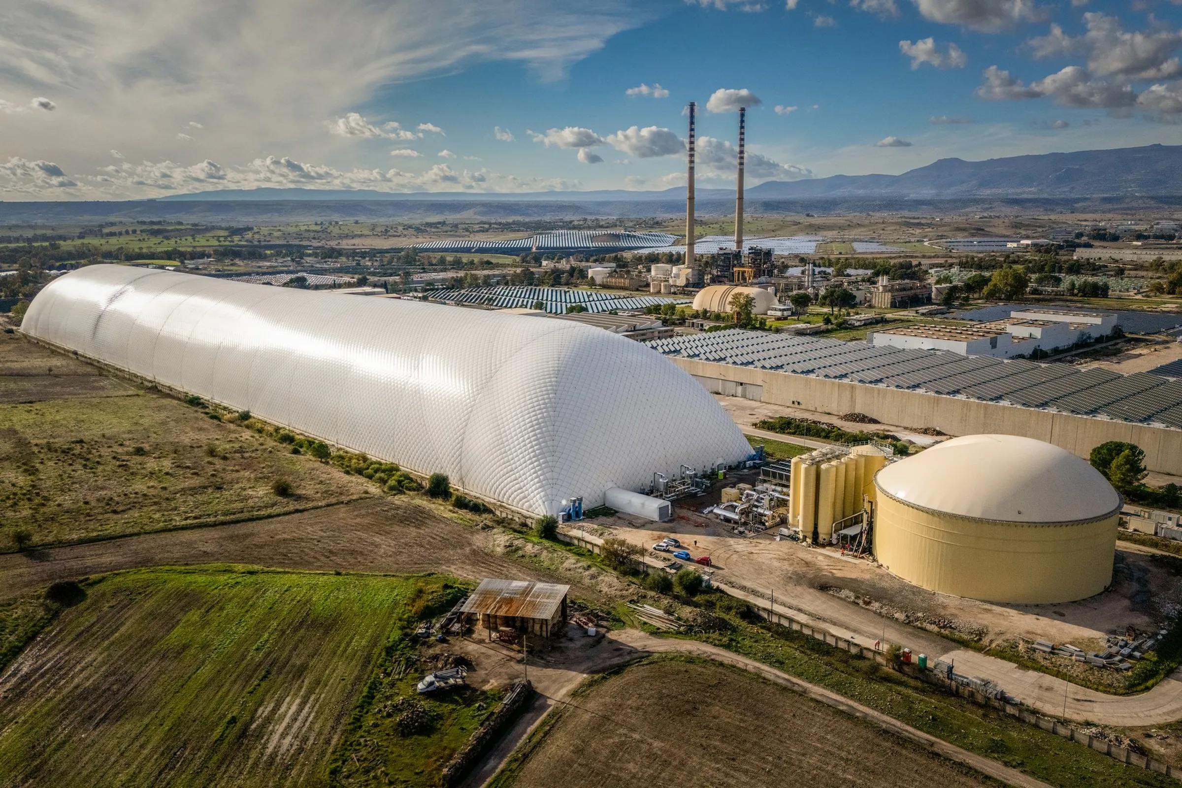 Grid-Scale Bubble Batteries Will Soon Be Everywhere | The Ugly Minute